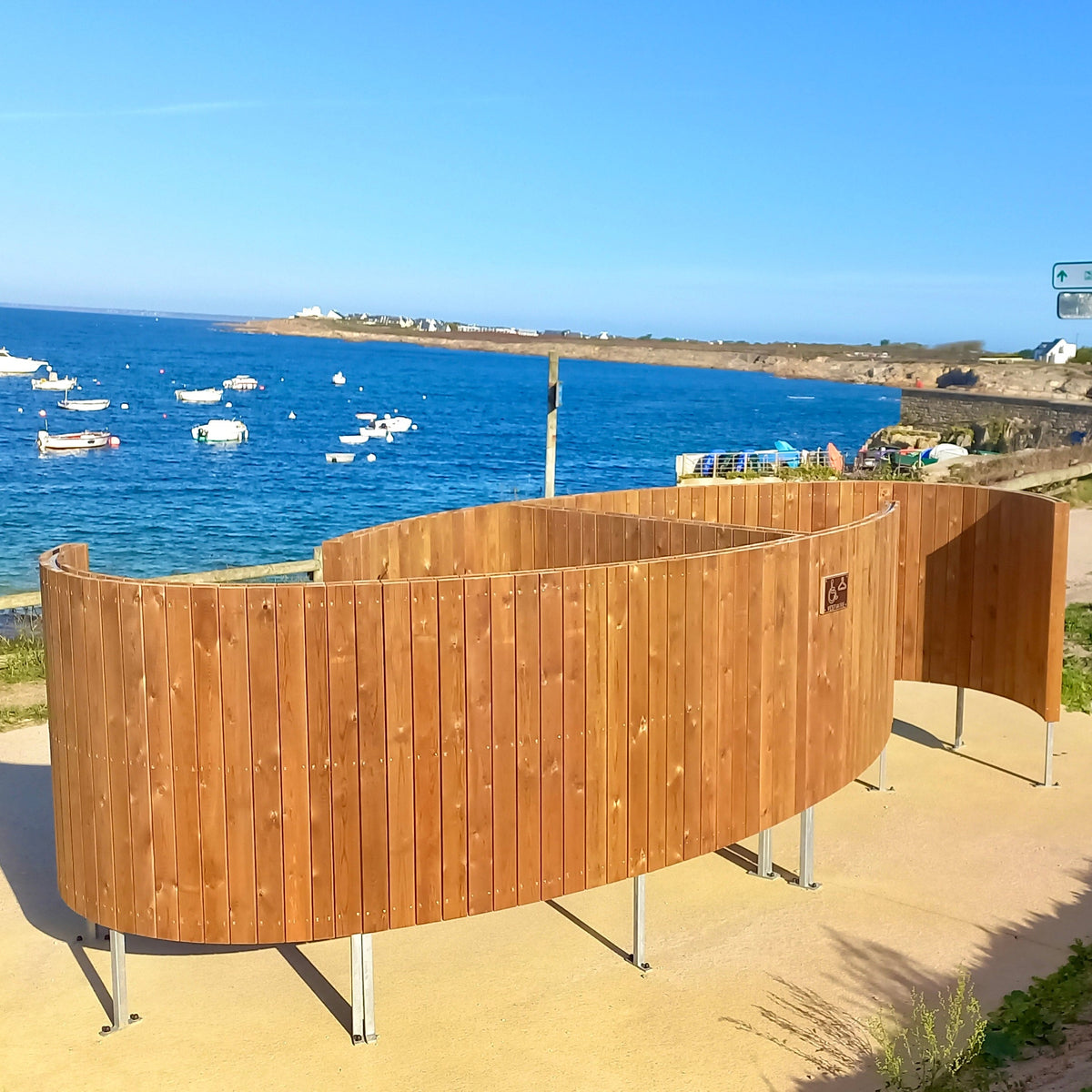 Mobi-Room Beach Changing Place – Push Mobility