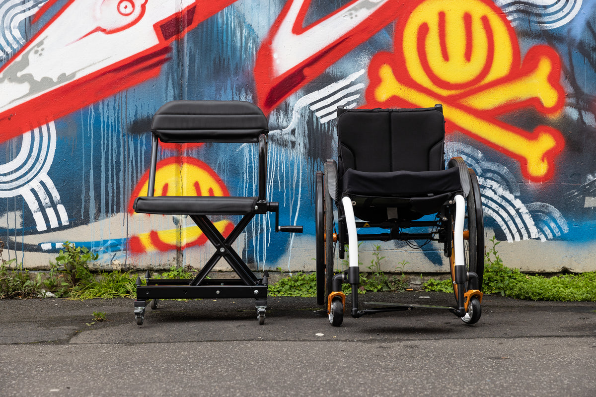 MADDILINE LIFTING STOOL WITH WHEELS – Push Mobility